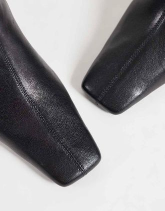 Asos Rumi Stiefeletten aus echtem Leder mit Absatz in Schwarz