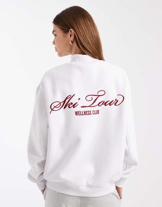 Cotton On Weiches Sweatshirt in Wei&szlig; mit Stehkragen und Ski Tour-Grafik