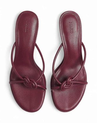 NA-KD Absatzschuhe in Burgunderrot mit Knotendetail