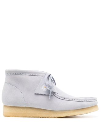 Clarks bottines Wallabee en daim - Gris