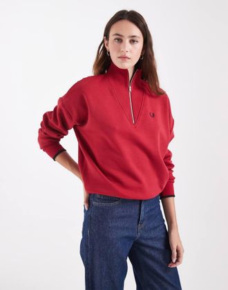 Fred Perry Sweatshirt mit Half-Zip, Stehkragen und Logo in Rot