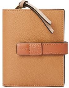 Loewe Portefeuille compact zipp&eacute; en cuir de veau souple grain&eacute;
