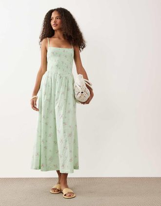 Abercrombie & Fitch Robe babydoll mi-longue &agrave; petites fleurs avec taille plongeante - Vert