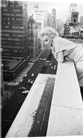 Posterlounge Marilyn Monroe in New York II Acrylglasbild von Celebrity Collection 20 x 30 cm Schwarz-Wei&szlig; Wandbilder Wanddeko