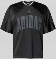 adidas T-Shirt mit V-Ausschnitt und Logo-Print