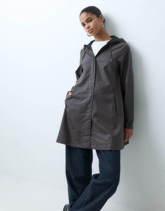 Rains manteau long &agrave; capuche coupe trap&egrave;ze en marron fonc&eacute;