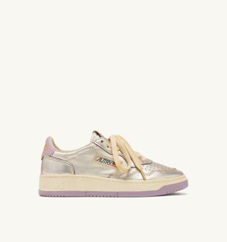 Autry BASKETS MEDALIST LOW SUPER VINTAGE EN CUIR PLATINE ET LILAS