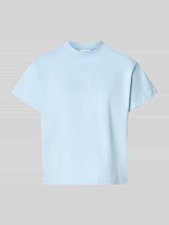 Oh April Boxy Fit T-Shirt mit Label-Stitching Modell Ella