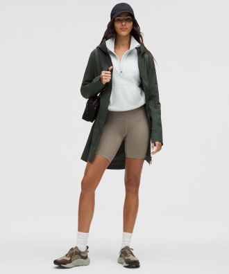 lululemon Rain Rebel Jacke f&uuml;r Frauen - Gr&ouml;&szlig;e 2 in Rainforest Green