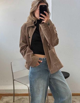 NA-KD Jacke aus Kunstvelours mit Taschen-Detail in Beige-Neutral