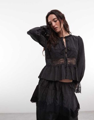 Daisy Street Boho-Bluse mit Spitzeneinsatz und Bindung vorn in Schwarz, Kombiteil-Grau