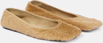 The Row Ballerines en cuir façon poulain