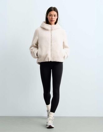 Oysho Fellex veste r&eacute;versible matelass&eacute;e effet fausse fourrure taupe clair-Gris