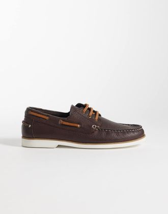 Asos Geschn&uuml;rte Bootsschuhe aus Leder in Braun-Brown