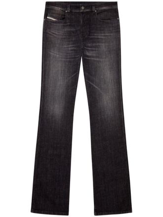 Diesel Halbhohe D-Buck Bootcut-Jeans - Schwarz