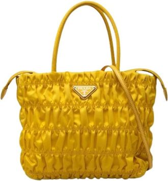 Prada Pre-owned Sac bandouli&egrave;re fronc&eacute; en nylon - Femme - Pre-owned - Jaune - Taille: ONE Size