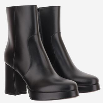 Valentino Garavani Womens Leather Ankle Boots Black Calfskin