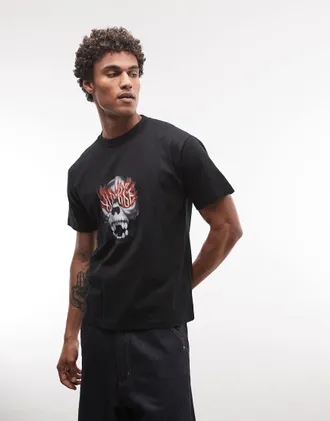 XLARGE Skull in Flames - T-Shirt in Schwarz