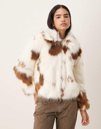 Abercrombie & Fitch Veste courte en fausse fourrure &agrave; imprim&eacute; vache-Multicolore