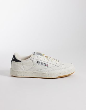 Reebok Club C 85 - Vintage-Sneaker in Wollwei&szlig; mit Gummisohle