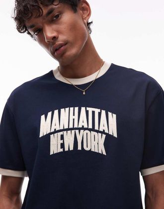Tommy Jeans T-shirt &agrave; logo Manhattan et &agrave; bords contrastants - Bleu marine