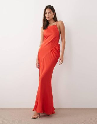 Asos Maxikleid aus Satin-Chiffonmix in Korallenrot mit eckigem Ausschnitt-Rosa