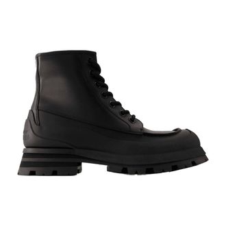 Alexander McQueen Mens Tread Ankle Boot Black Leather