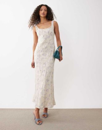 Asos Besticktes Midi-Tr&auml;gerkleid in Ecru mit blauem Bl&uuml;mchenmuster-Wei&szlig;
