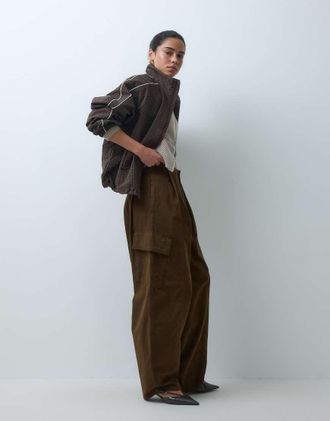 Asos pantalon &agrave; taille pliss&eacute;e d&eacute;tail chocolat-Marron