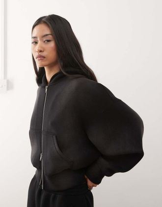 Weekday Kastige Oversize-Kapuzenjacke aus Material in Neoprenoptik in verwaschenem Schwarz mit Rei&szlig;verschluss, Kombiteil