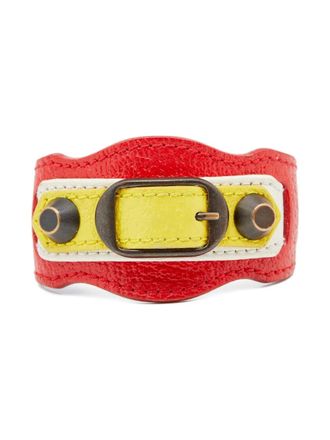 Balenciaga bracelet en cuir &agrave; d&eacute;tail de clous - Rouge