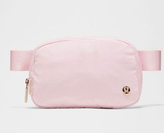 lululemon Everywhere G&uuml;rteltasche 1 L - Gr&ouml;&szlig;e 1 l in Blissful Pink