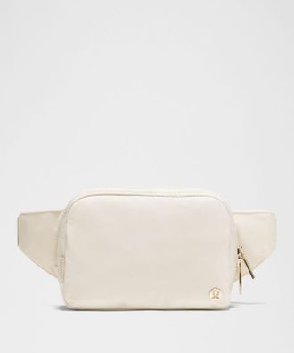 lululemon Everywhere G&uuml;rteltasche Gro&szlig; 2 L - Gold - Gr&ouml;&szlig;e 2 l