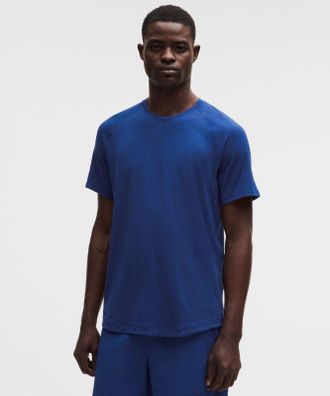 lululemon License to Train Kurzarmshirt f&uuml;r M&auml;nner - Gr&ouml;&szlig;e 2XL in Clubhouse Blue