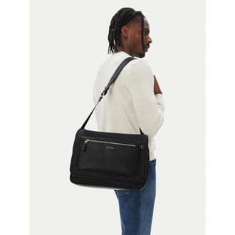 Calvin Klein Handtasche Calvin Klein Ssnl Raised Logo Flap Messenger LV04D3501G Schwarz