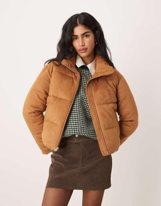 Abercrombie & Fitch Kurze Pufferjacke aus Wildlederimitat in Camel-Neutral
