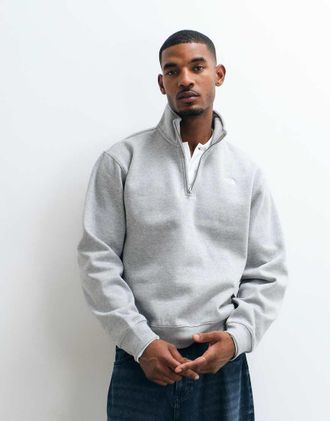 The North Face Essential Simple Dome Relaxed 1/4-Zip in Grau