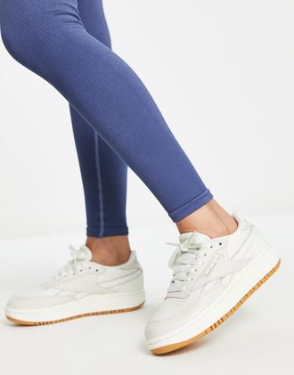 Reebok Club C Double - Sneaker in Kreidewei&szlig; und Beige