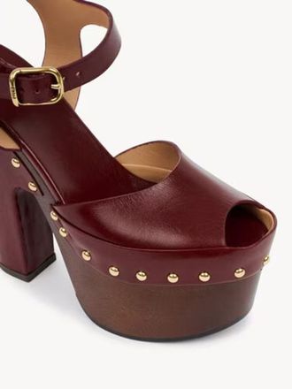 Chlo&eacute; H26 Platform Heel - Burgundy