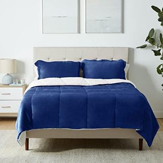 Amazon Basics 3-teiliges Daunen-Bettw&auml;sche-Set, ultraweiches Micromink-Sherpa-Bettzeug-Set, Steppdecke 224 x 229 cm & 2 Kissenbez&uuml;ge 51 x 66 cm, Marineblau, einfarb