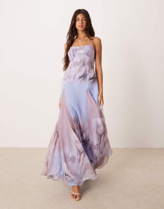 Asos Robe longue en mousseline &agrave; imprim&eacute; fleuri avec bretelles fines et jupe &agrave; godets - Lilas-Multicolore