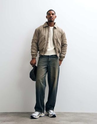 Weekday bomber oversize avec col en beige fonc&eacute;-Neutre