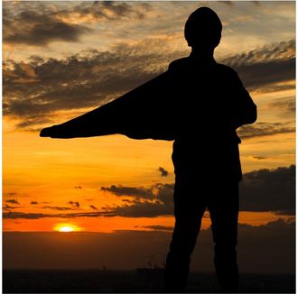 Wallario Sticker/Aufkleber f&uuml;r K&uuml;hlschrank/Geschirrsp&uuml;ler/K&uuml;chenschr&auml;nke, Selbstklebende Folie - 60 x 60 cm, Motiv: Schatten eines Helden