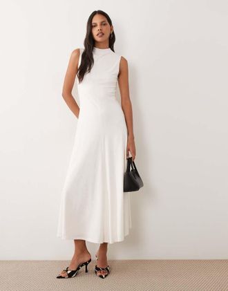 Abercrombie & Fitch robe longue pr&egrave;s du corps &agrave; col montant en cr&egrave;me-Blanc