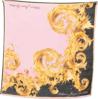 Versace Jeans Couture Femme, Accessoires, Multicolore, Taille: ONE Size Foulard en soie &agrave; imprim&eacute; baroque
