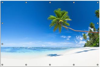 Wallario Outdoor-Poster für Garten oder Balkon Weißer Sandstrand am Meer - EIN Traum unter Palmen, Motivbanner Größe: ca. 120 x 180 cm, Outdoor-Bild