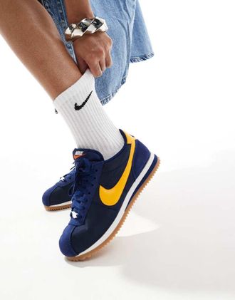 Nike Cortez TXT - Sneaker in Marineblau und Gelb