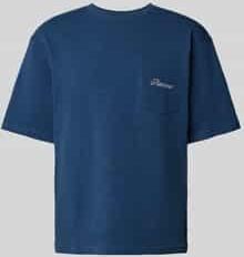 Review T-Shirt mit Brusttasche und Label-Stitching