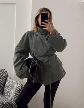 NA-KD trench-coat oversize &agrave; col montant gris