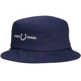 Fred Perry Fischerhut in franzosischem Marineblau mit grafischem Markenlogo von Fred Perry